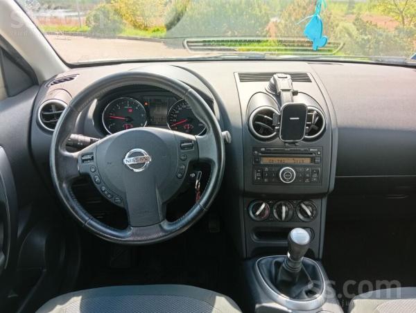 Balts Nissan Qashqai 2011 Ogre, ar dzinēja tilpumu 1.50 L un nobraukumu 60 tūkst. km par 7650 €, foto 5 vietnē AUTOMOTO.COM.LV