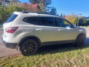 White Nissan Qashqai 2012 in Riga, with an engine capacity of 1.60 L and mileage of 290 thousand km for 4100 €, photo 7 on AUTOMOTO.COM.LV