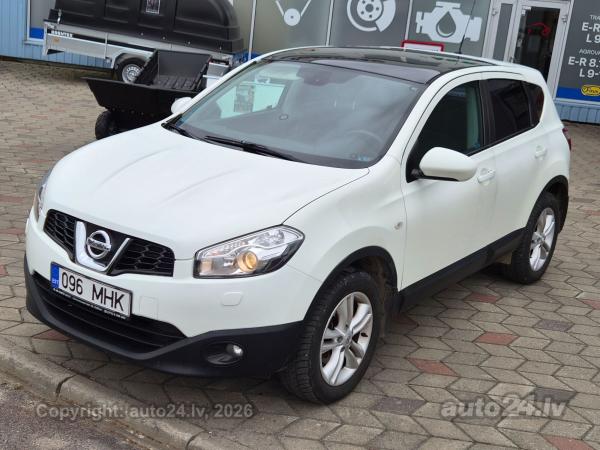 White Nissan Qashqai 2012 in Haapsalu, with an engine capacity of 1.60 L and mileage of 177 thousand km for 5200 €, photo 4 on AUTOMOTO.COM.LV