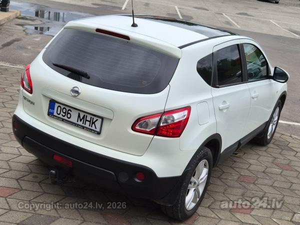 White Nissan Qashqai 2012 in Haapsalu, with an engine capacity of 1.60 L and mileage of 177 thousand km for 5200 €, photo 6 on AUTOMOTO.COM.LV