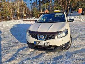 White Nissan Qashqai 2013 in Riga, with an engine capacity of 1.60 L and mileage of 284 thousand km for 4500 €, photo  on AUTOMOTO.COM.LV