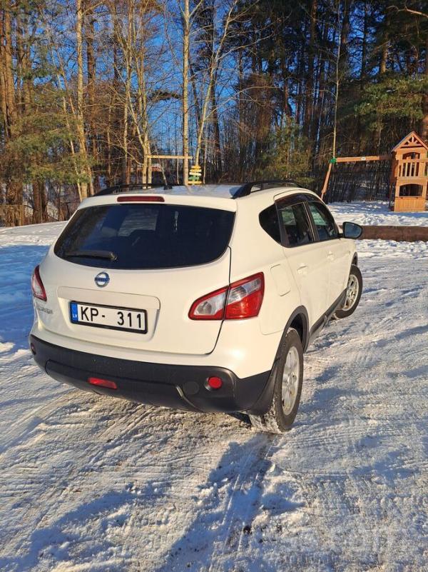 Balts Nissan Qashqai 2013 Rīga, ar dzinēja tilpumu 1.60 L un nobraukumu 284 tūkst. km par 4500 €, foto 2 vietnē AUTOMOTO.COM.LV