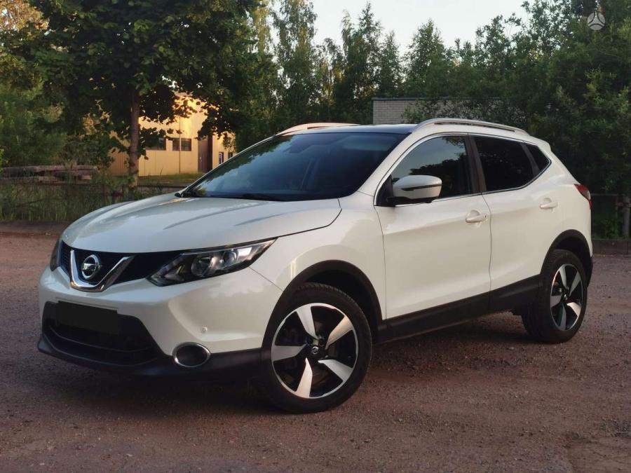 White Nissan Qashqai 2015 in Siauliai, with an engine capacity of 1.20 L and mileage of 109 thousand km for 9600 €, photo 1 on AUTOMOTO.COM.LV