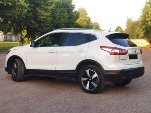 White Nissan Qashqai 2015 in Siauliai, with an engine capacity of 1.20 L and mileage of 109 thousand km for 9600 €, photo 4 on AUTOMOTO.COM.LV