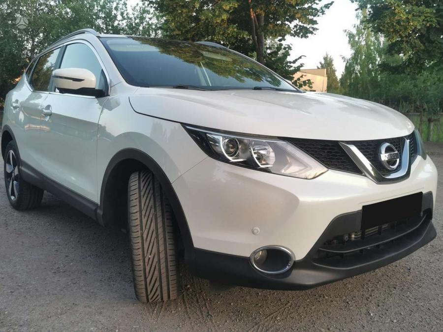 White Nissan Qashqai 2015 in Siauliai, with an engine capacity of 1.20 L and mileage of 109 thousand km for 9600 €, photo 6 on AUTOMOTO.COM.LV