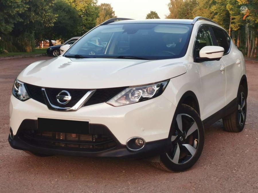 White Nissan Qashqai 2015 in Siauliai, with an engine capacity of 1.20 L and mileage of 109 thousand km for 9600 €, photo 9 on AUTOMOTO.COM.LV