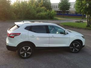 White Nissan Qashqai 2015 in Siauliai, with an engine capacity of 1.20 L and mileage of 109 thousand km for 9600 €, photo 10 on AUTOMOTO.COM.LV