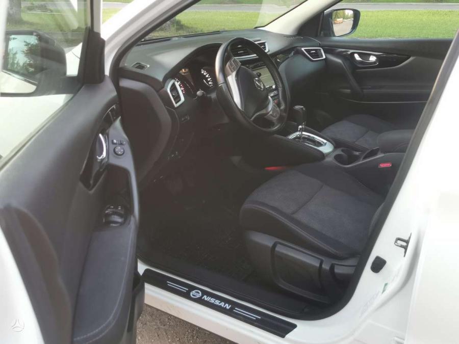 White Nissan Qashqai 2015 in Siauliai, with an engine capacity of 1.20 L and mileage of 109 thousand km for 9600 €, photo 15 on AUTOMOTO.COM.LV