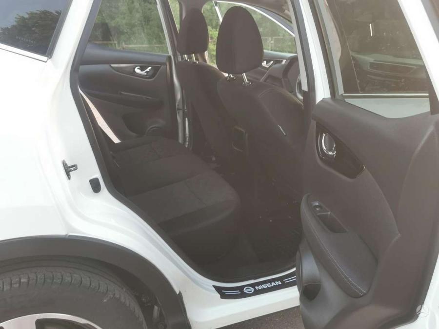 White Nissan Qashqai 2015 in Siauliai, with an engine capacity of 1.20 L and mileage of 109 thousand km for 9600 €, photo 18 on AUTOMOTO.COM.LV