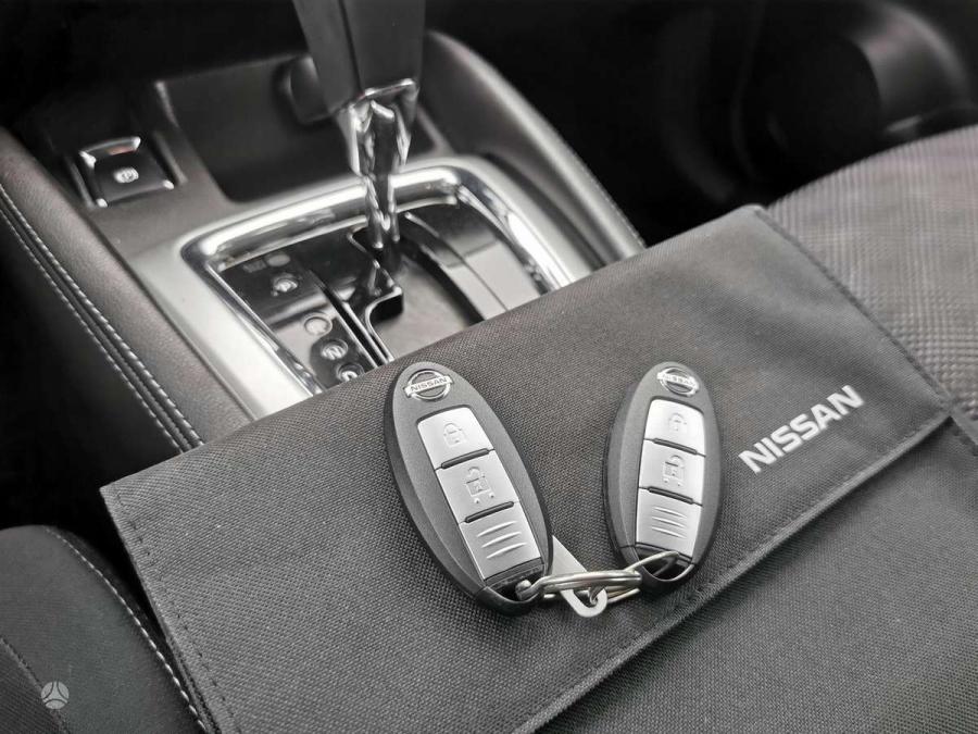 White Nissan Qashqai 2015 in Siauliai, with an engine capacity of 1.20 L and mileage of 109 thousand km for 9600 €, photo 28 on AUTOMOTO.COM.LV