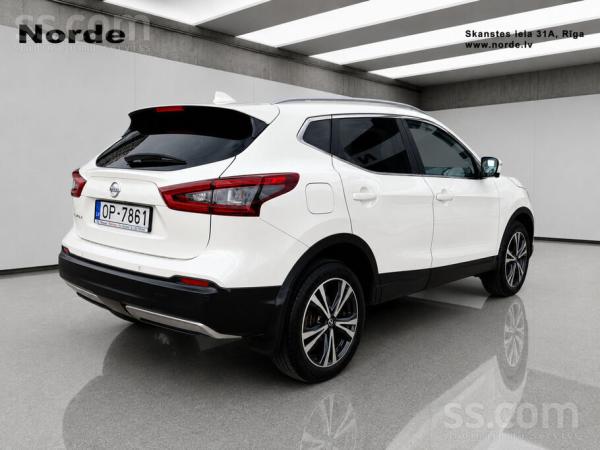 White Nissan Qashqai 2019 in Riga, with an engine capacity of 1.30 L and mileage of 66 thousand km for 16890 €, photo 4 on AUTOMOTO.COM.LV