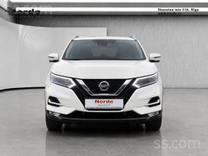 White Nissan Qashqai 2019 in Riga, with an engine capacity of 1.30 L and mileage of 66 thousand km for 16890 €, photo 6 on AUTOMOTO.COM.LV