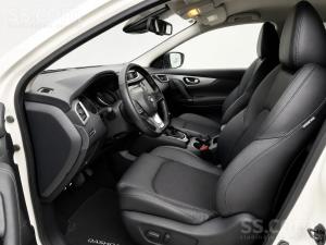 White Nissan Qashqai 2019 in Riga, with an engine capacity of 1.30 L and mileage of 66 thousand km for 16890 €, photo 7 on AUTOMOTO.COM.LV