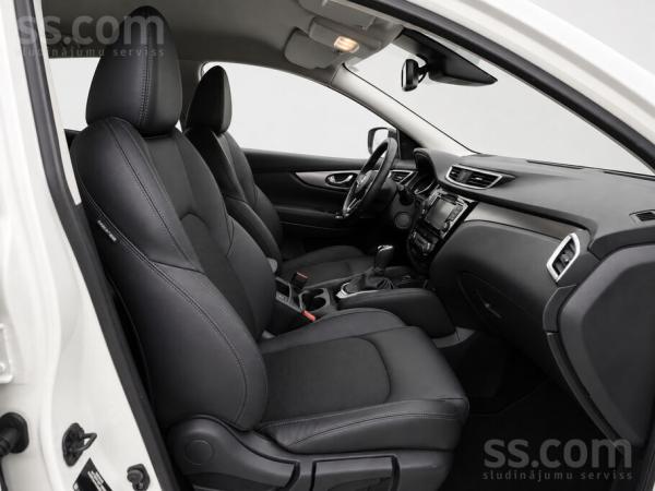 White Nissan Qashqai 2019 in Riga, with an engine capacity of 1.30 L and mileage of 66 thousand km for 16890 €, photo 7 on AUTOMOTO.COM.LV
