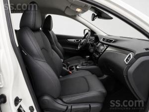 White Nissan Qashqai 2019 in Riga, with an engine capacity of 1.30 L and mileage of 66 thousand km for 16890 €, photo 8 on AUTOMOTO.COM.LV