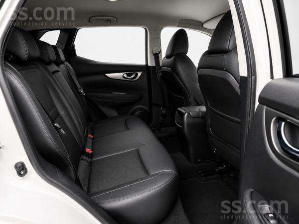 White Nissan Qashqai 2019 in Riga, with an engine capacity of 1.30 L and mileage of 66 thousand km for 16890 €, photo 8 on AUTOMOTO.COM.LV