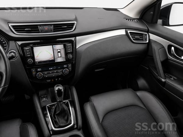 White Nissan Qashqai 2019 in Riga, with an engine capacity of 1.30 L and mileage of 66 thousand km for 16890 €, photo 9 on AUTOMOTO.COM.LV