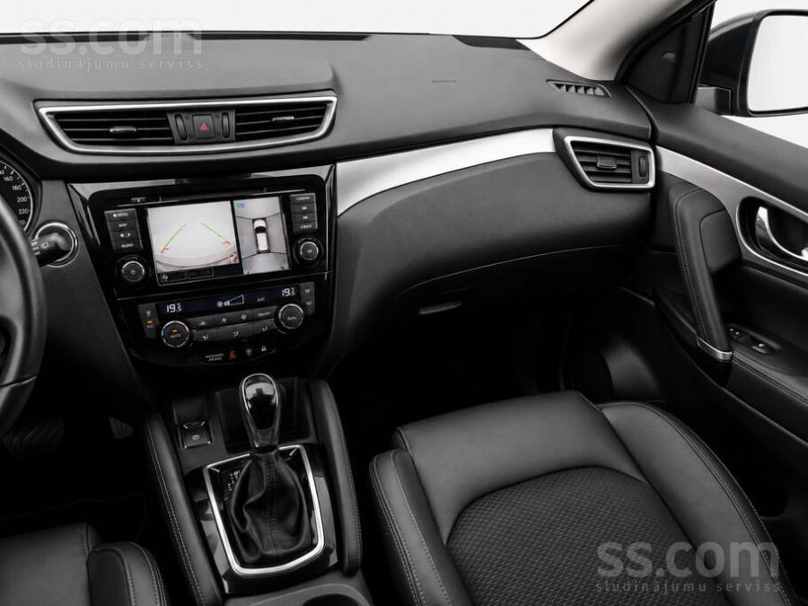 White Nissan Qashqai 2019 in Riga, with an engine capacity of 1.30 L and mileage of 66 thousand km for 16890 €, photo 10 on AUTOMOTO.COM.LV