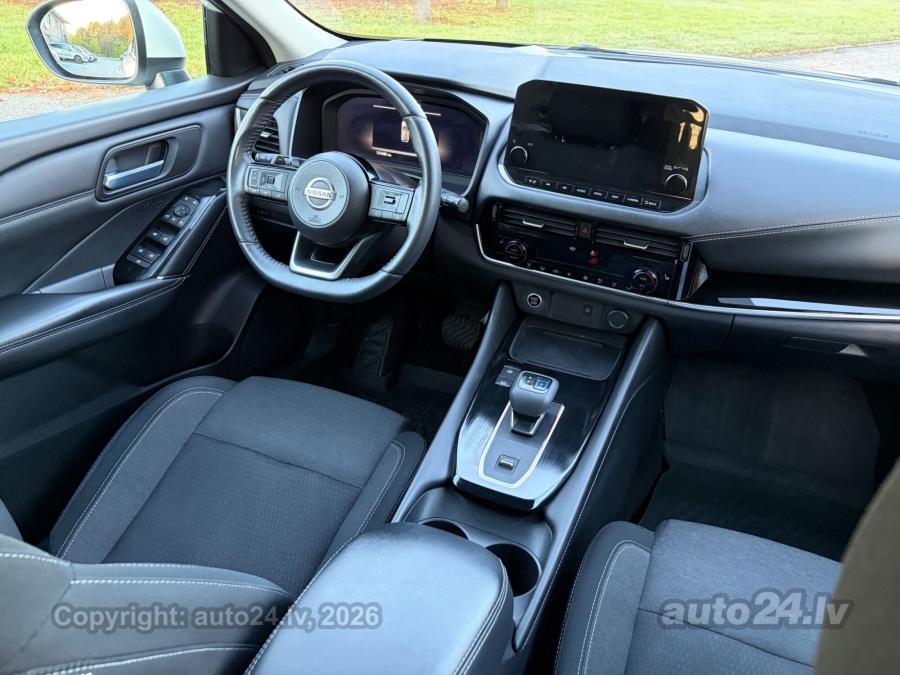 White Nissan Qashqai 2021 in Rakvere, with an engine capacity of 1.30 L and mileage of 122 thousand km for 18990 €, photo 3 on AUTOMOTO.COM.LV