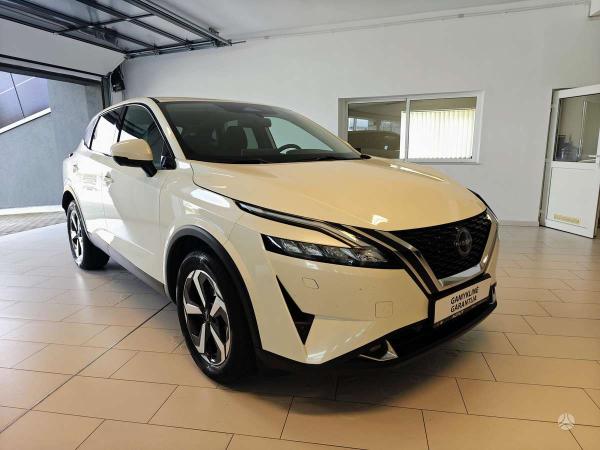 White Nissan Qashqai 2024 in Siauliai, with an engine capacity of 1.33 L and mileage of 15 thousand km for 24600 €, photo 1 on AUTOMOTO.COM.LV