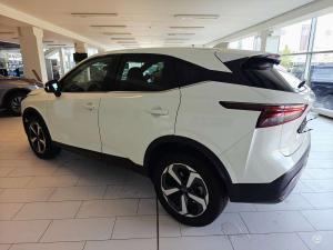 White Nissan Qashqai 2024 in Siauliai, with an engine capacity of 1.33 L and mileage of 15 thousand km for 24600 €, photo 6 on AUTOMOTO.COM.LV