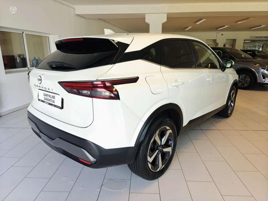 White Nissan Qashqai 2024 in Siauliai, with an engine capacity of 1.33 L and mileage of 15 thousand km for 24600 €, photo 8 on AUTOMOTO.COM.LV
