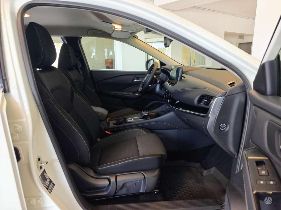White Nissan Qashqai 2024 in Siauliai, with an engine capacity of 1.33 L and mileage of 15 thousand km for 24600 €, photo 18 on AUTOMOTO.COM.LV