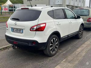 Balts Nissan Qashqai 2010 Tauragė, ar dzinēja tilpumu 1.60 L un nobraukumu 220 tūkst. km par 4900 €, foto 3 vietnē AUTOMOTO.COM.LV
