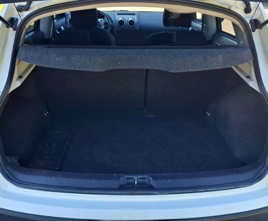 Balts Nissan Qashqai 2010 Tauragė, ar dzinēja tilpumu 1.50 L un nobraukumu 250 tūkst. km par 3700 €, foto 16 vietnē AUTOMOTO.COM.LV