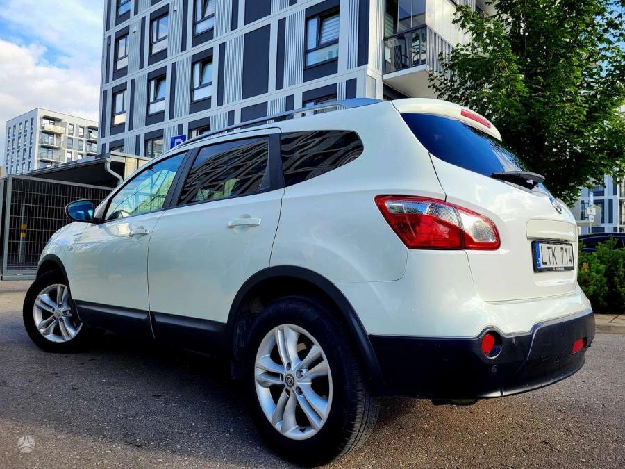 Balts Nissan Qashqai 2010 Viļņa, ar dzinēja tilpumu 2.00 L un nobraukumu 296 tūkst. km par 3250 €, foto 1 vietnē AUTOMOTO.COM.LV