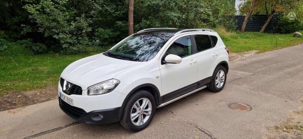 Nissan Qashqai 2010 Viļņa vietnē Balts Nissan Qashqai 2010 Viļņa, ar dzinēja tilpumu 1.50 L un nobraukumu 201 tūkst. km par 4500 €, foto 1 vietnē AUTOMOTO.COM.LV