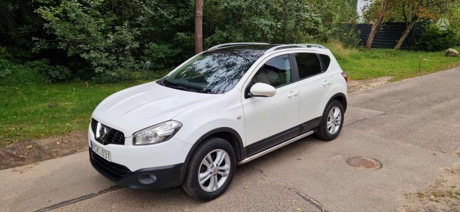 White Nissan Qashqai 2010 in Vilnius, with an engine capacity of 1.50 L and mileage of 201 thousand km for 4500 €, photo 1 on AUTOMOTO.COM.LV