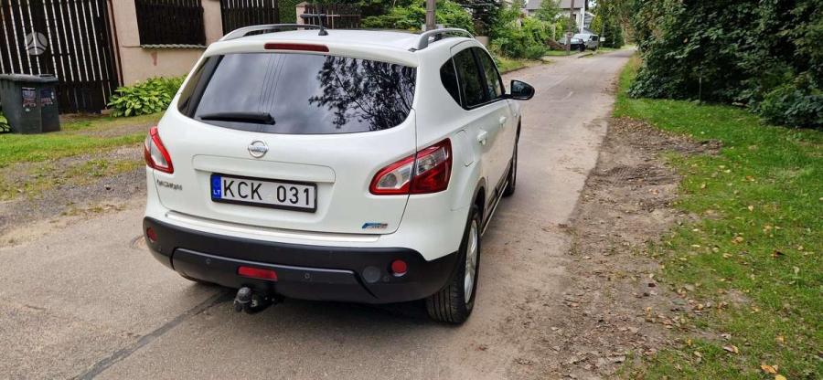 White Nissan Qashqai 2010 in Vilnius, with an engine capacity of 1.50 L and mileage of 201 thousand km for 4500 €, photo 3 on AUTOMOTO.COM.LV