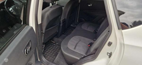 Nissan Qashqai 2010 Viļņa vietnē Balts Nissan Qashqai 2010 Viļņa, ar dzinēja tilpumu 1.50 L un nobraukumu 201 tūkst. km par 4500 €, foto 11 vietnē AUTOMOTO.COM.LV