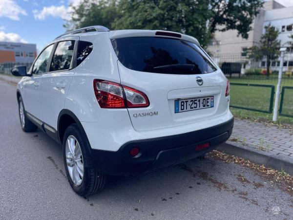 Balts Nissan Qashqai 2011 Tauragė, ar dzinēja tilpumu 2.00 L un nobraukumu 246 tūkst. km par 5500 €, foto 4 vietnē AUTOMOTO.COM.LV