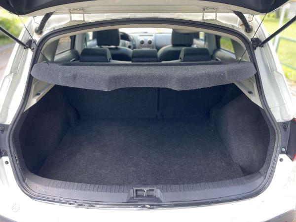 Balts Nissan Qashqai 2011 Tauragė, ar dzinēja tilpumu 2.00 L un nobraukumu 246 tūkst. km par 5500 €, foto 8 vietnē AUTOMOTO.COM.LV