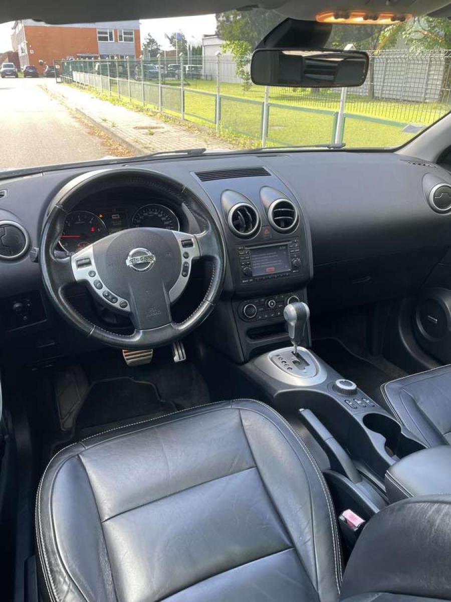 White Nissan Qashqai 2011 in Taurage, with an engine capacity of 2.00 L and mileage of 246 thousand km for 5500 €, photo 11 on AUTOMOTO.COM.LV