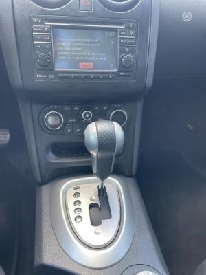 White Nissan Qashqai 2011 in Taurage, with an engine capacity of 2.00 L and mileage of 246 thousand km for 5500 €, photo 17 on AUTOMOTO.COM.LV