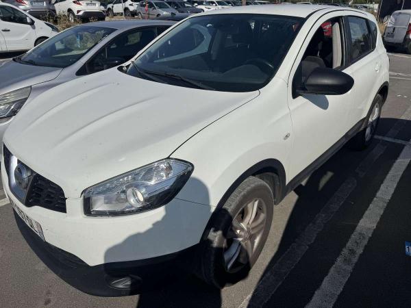 White Nissan Qashqai 2011 in Taurage, with an engine capacity of 1.50 L and mileage of 242 thousand km for 4200 €, photo 2 on AUTOMOTO.COM.LV