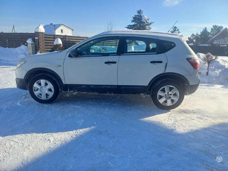 Balts Nissan Qashqai 2013 Tauragė, ar dzinēja tilpumu 1.50 L un nobraukumu 260 tūkst. km par 3850 €, foto 4 vietnē AUTOMOTO.COM.LV