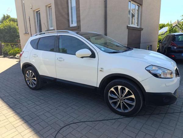 Balts Nissan Qashqai 2013 Tauragė, ar dzinēja tilpumu 1.50 L un nobraukumu 165 tūkst. km par 4950 €, foto 2 vietnē AUTOMOTO.COM.LV