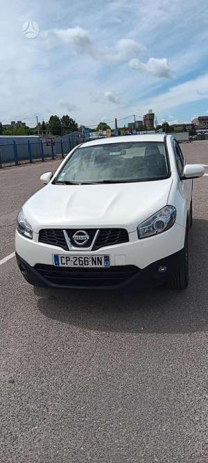 Balts Nissan Qashqai 2013 Panevēža, ar dzinēja tilpumu 1.60 L un nobraukumu 122 tūkst. km par 4900 €, foto 4 vietnē AUTOMOTO.COM.LV