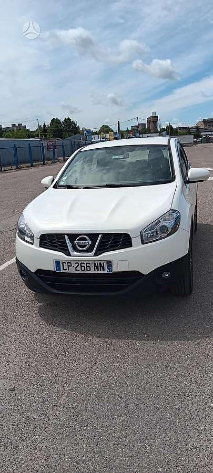 Balts Nissan Qashqai 2013 Panevēža, ar dzinēja tilpumu 1.60 L un nobraukumu 122 tūkst. km par 4900 €, foto 4 vietnē AUTOMOTO.COM.LV