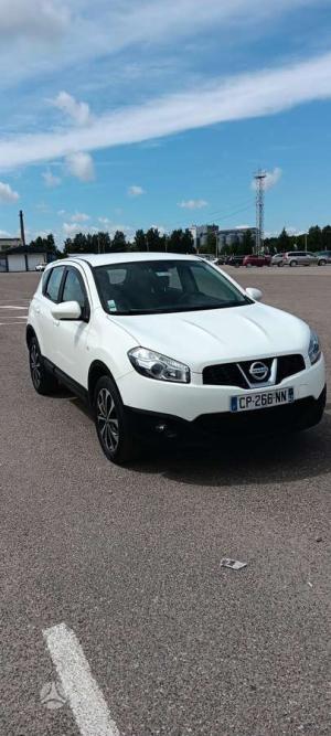 Balts Nissan Qashqai 2013 Panevēža, ar dzinēja tilpumu 1.60 L un nobraukumu 122 tūkst. km par 4900 €, foto 5 vietnē AUTOMOTO.COM.LV