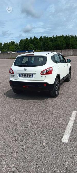 Balts Nissan Qashqai 2013 Panevēža, ar dzinēja tilpumu 1.60 L un nobraukumu 122 tūkst. km par 4900 €, foto 8 vietnē AUTOMOTO.COM.LV