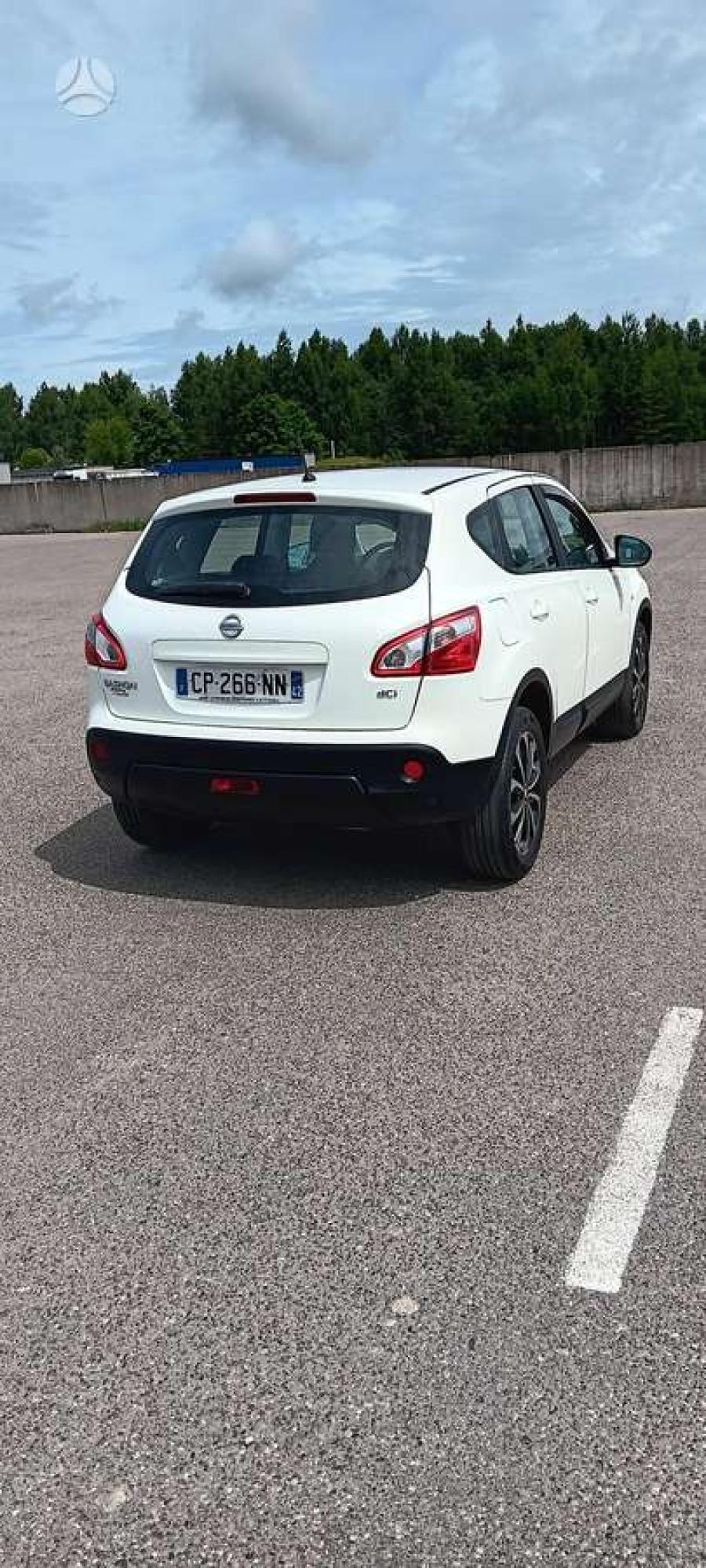 Balts Nissan Qashqai 2013 Panevēža, ar dzinēja tilpumu 1.60 L un nobraukumu 122 tūkst. km par 4900 €, foto 8 vietnē AUTOMOTO.COM.LV