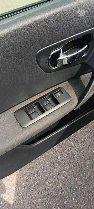 Balts Nissan Qashqai 2013 Panevēža, ar dzinēja tilpumu 1.60 L un nobraukumu 122 tūkst. km par 4900 €, foto 14 vietnē AUTOMOTO.COM.LV