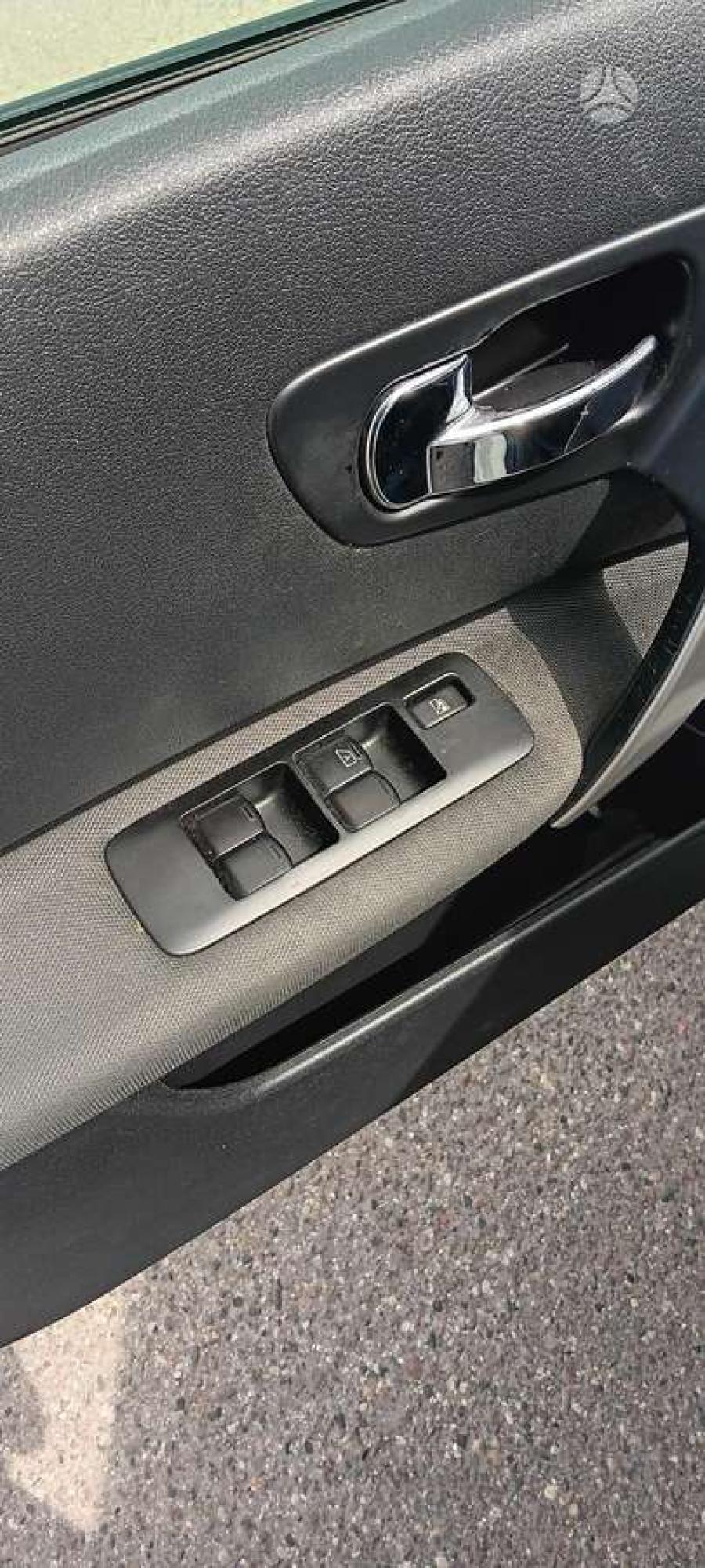 Balts Nissan Qashqai 2013 Panevēža, ar dzinēja tilpumu 1.60 L un nobraukumu 122 tūkst. km par 4900 €, foto 14 vietnē AUTOMOTO.COM.LV