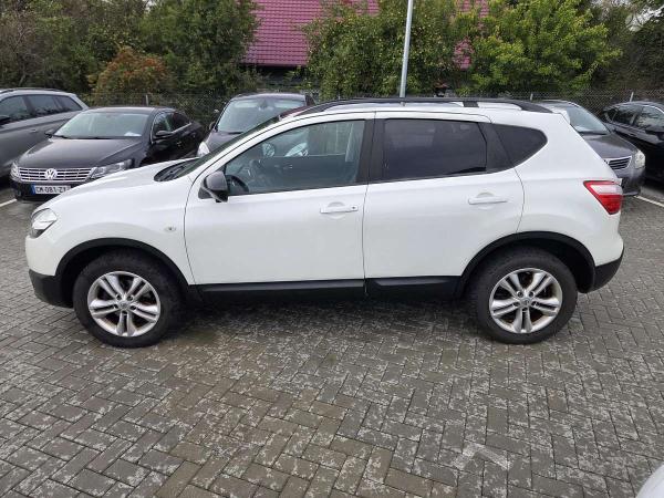 Nissan Qashqai 2013 Tauragė vietnē Balts Nissan Qashqai 2013 Tauragė, ar dzinēja tilpumu 1.60 L un nobraukumu 261 tūkst. km par 4900 €, foto 8 vietnē AUTOMOTO.COM.LV