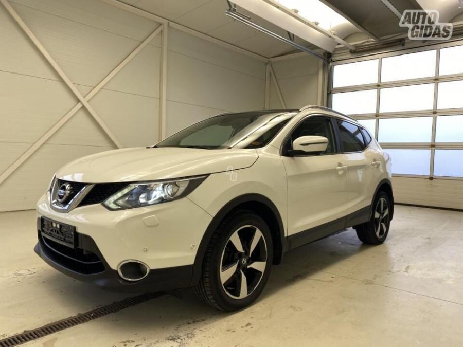 White Nissan Qashqai 2014 in Radviliskis, with an engine capacity of 1.50 L and mileage of 194 thousand km for 9350 €, photo 1 on AUTOMOTO.COM.LV